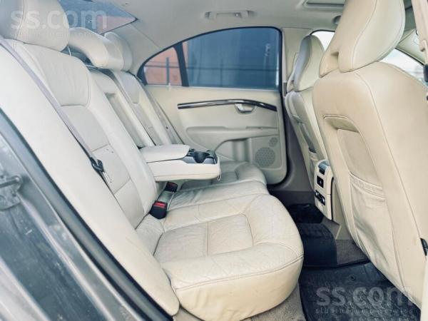Pelēks Volvo S80 2006 Cēsis, ar dzinēja tilpumu 2.40 L un nobraukumu 0 tūkst. km par 1200 €, foto 5 vietnē AUTOMOTO.COM.LV