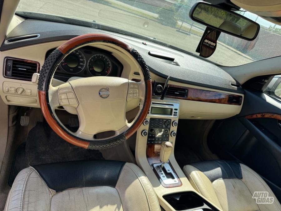 Pelēks Volvo S80 2006 Akmenė, ar dzinēja tilpumu 2.50 L un nobraukumu 395 tūkst. km par 1650 €, foto 9 vietnē AUTOMOTO.COM.LV