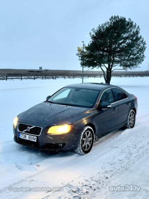 Pelēks Volvo S80 2006 Tallina, ar dzinēja tilpumu 2.40 L un nobraukumu 302 tūkst. km par 4500 €, foto  vietnē AUTOMOTO.COM.LV