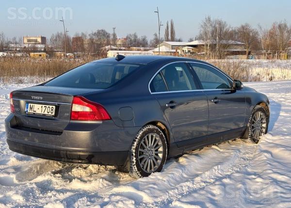 Grey Volvo S80 2006 in Riga, with an engine capacity of 2.40 L and mileage of 284 thousand km for 3200 €, photo 4 on AUTOMOTO.COM.LV