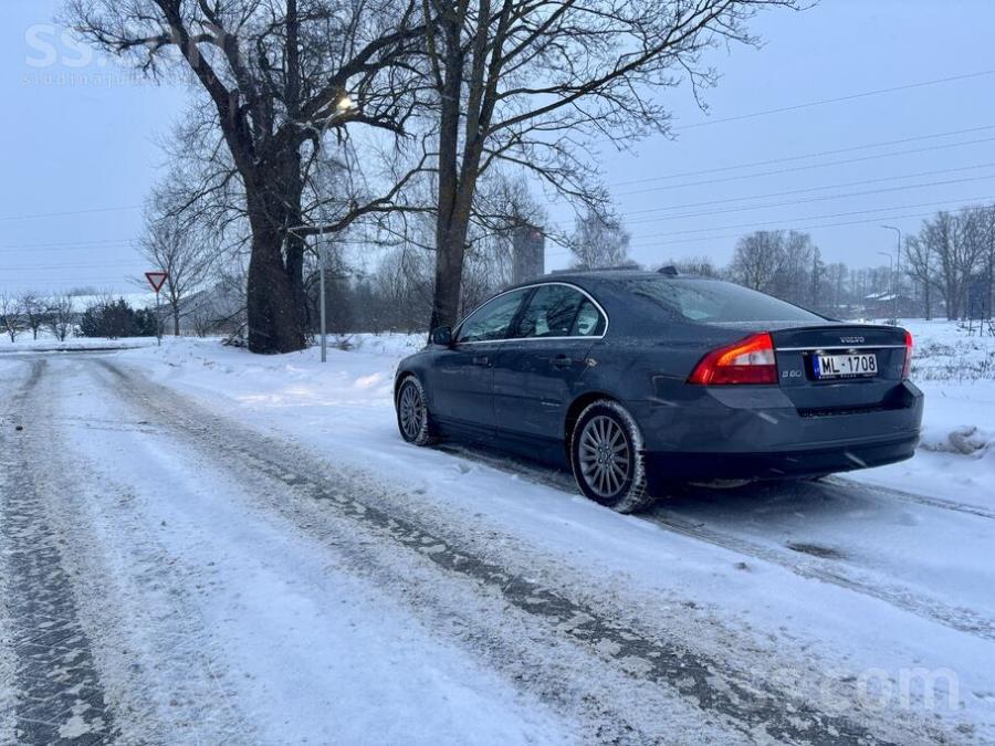 Pelēks Volvo S80 2006 Rīga, ar dzinēja tilpumu 2.40 L un nobraukumu 284 tūkst. km par 3200 €, foto 23 vietnē AUTOMOTO.COM.LV