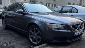Pelēks Volvo S80 2006 Viļņa, ar dzinēja tilpumu 2.52 L un nobraukumu 290 tūkst. km par 3000 €, foto  vietnē AUTOMOTO.COM.LV