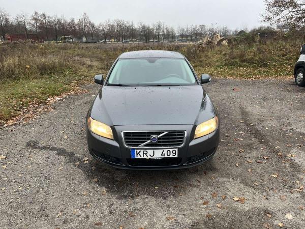 Grey Volvo S80 2006 in Vilnius, with an engine capacity of 2.52 L and mileage of 290 thousand km for 3000 €, photo 5 on AUTOMOTO.COM.LV