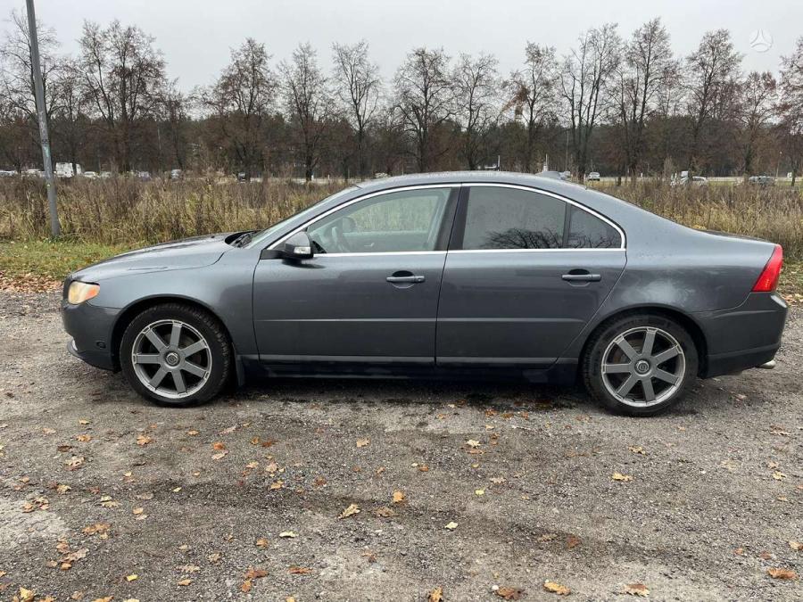 Pelēks Volvo S80 2006 Viļņa, ar dzinēja tilpumu 2.52 L un nobraukumu 290 tūkst. km par 3000 €, foto 7 vietnē AUTOMOTO.COM.LV