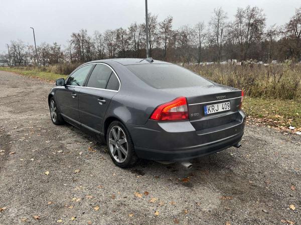 Grey Volvo S80 2006 in Vilnius, with an engine capacity of 2.52 L and mileage of 290 thousand km for 3000 €, photo 8 on AUTOMOTO.COM.LV