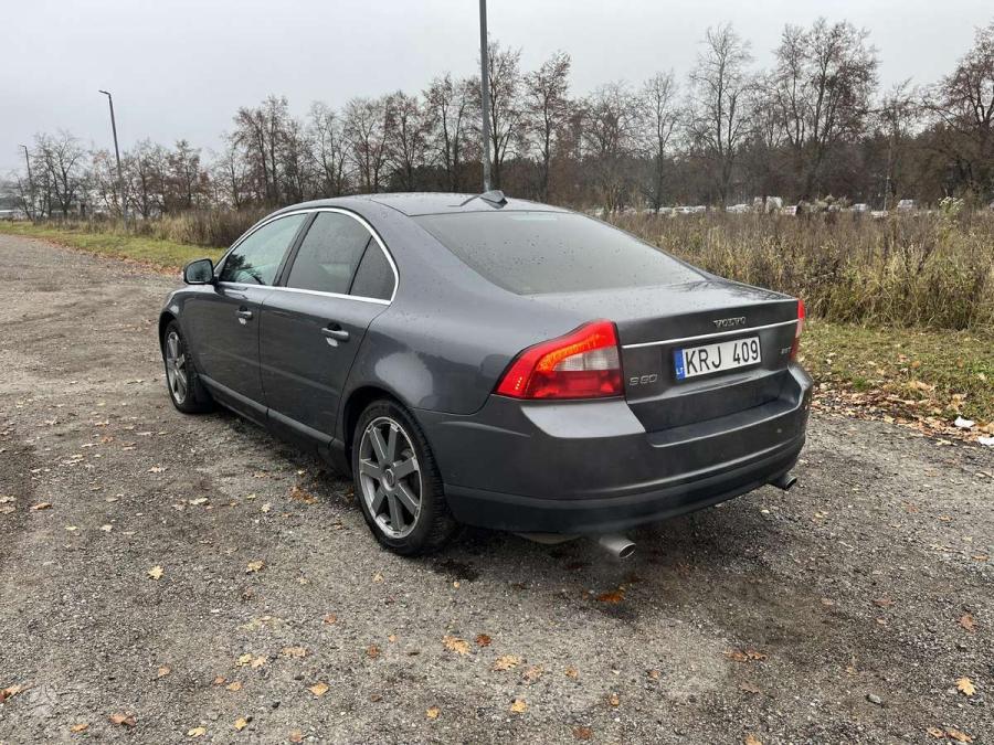 Pelēks Volvo S80 2006 Viļņa, ar dzinēja tilpumu 2.52 L un nobraukumu 290 tūkst. km par 3000 €, foto 8 vietnē AUTOMOTO.COM.LV