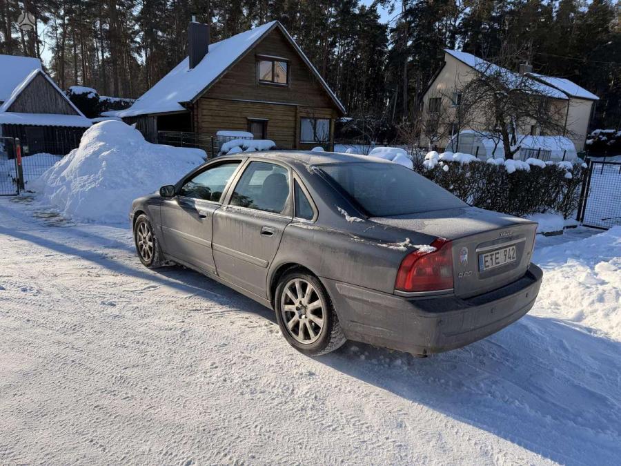 Pelēks Volvo S80 2006 Ukmergė, ar dzinēja tilpumu 2.40 L un nobraukumu 400 tūkst. km par 1950 €, foto 2 vietnē AUTOMOTO.COM.LV