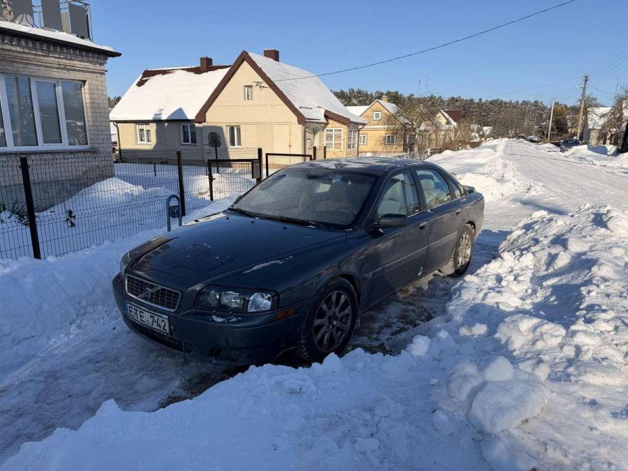 Pelēks Volvo S80 2006 Ukmergė, ar dzinēja tilpumu 2.40 L un nobraukumu 400 tūkst. km par 1950 €, foto 5 vietnē AUTOMOTO.COM.LV