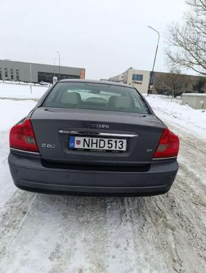Grey Volvo S80 2006 in Siauliai, with an engine capacity of 2.44 L and mileage of 339 thousand km for 1800 €, photo 5 on AUTOMOTO.COM.LV