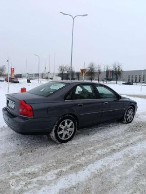 Grey Volvo S80 2006 in Siauliai, with an engine capacity of 2.44 L and mileage of 339 thousand km for 1800 €, photo 6 on AUTOMOTO.COM.LV