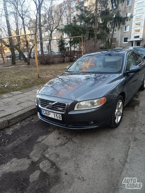 Pelēks Volvo S80 2006 Viļņa, ar dzinēja tilpumu 2.40 L un nobraukumu 413 tūkst. km par 3300 €, foto 1 vietnē AUTOMOTO.COM.LV