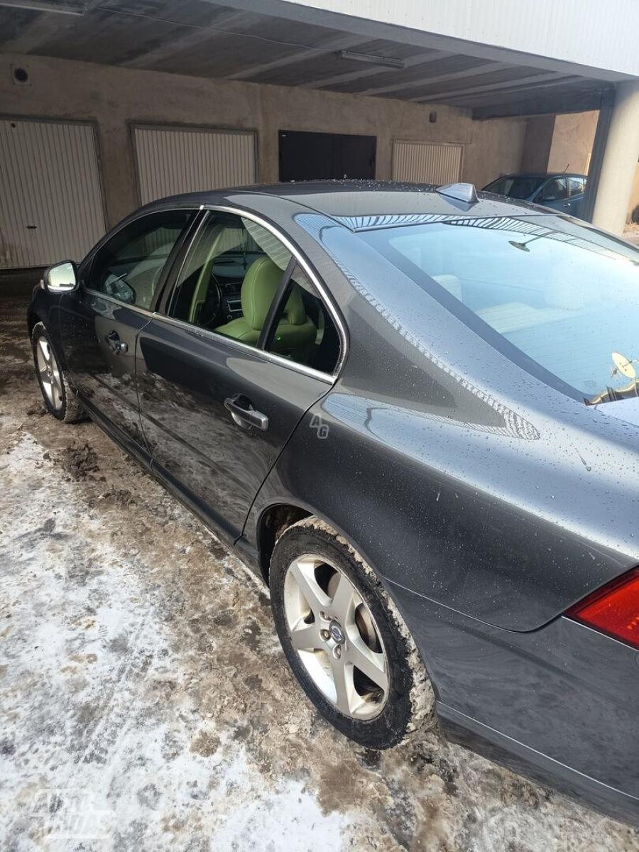 Pelēks Volvo S80 2006 Viļņa, ar dzinēja tilpumu 2.40 L un nobraukumu 413 tūkst. km par 3300 €, foto 4 vietnē AUTOMOTO.COM.LV