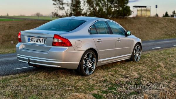 Grey Volvo S80 2006 in Tallinn, with an engine capacity of 2.40 L and mileage of 340 thousand km for 4990 €, photo 2 on AUTOMOTO.COM.LV