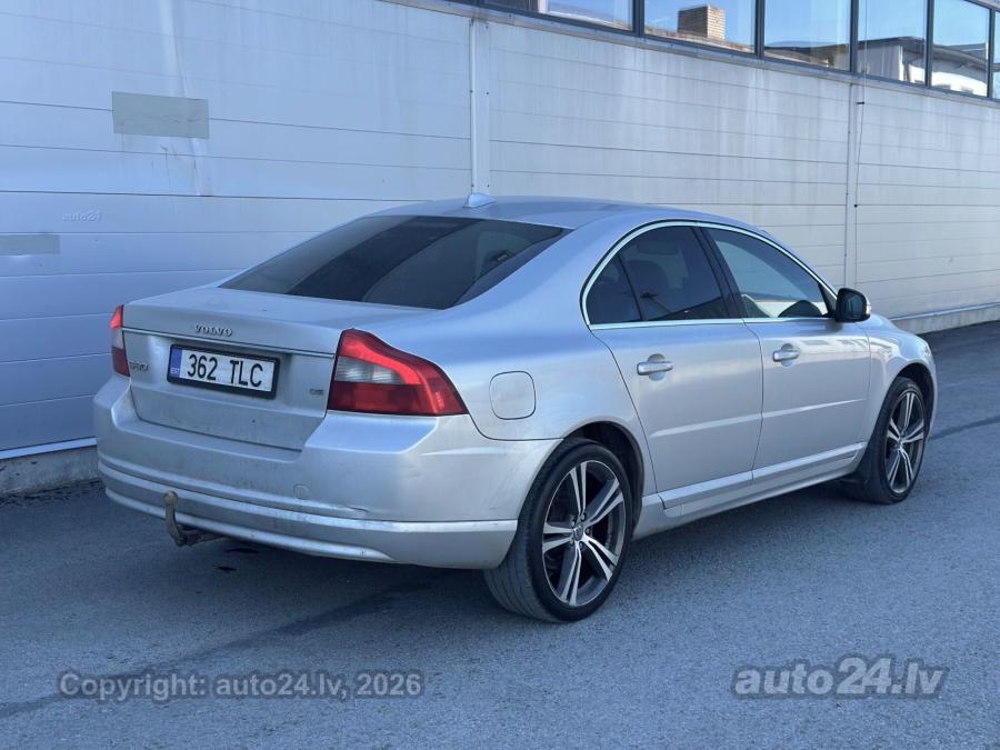 Grey Volvo S80 2006 in Tallinn, with an engine capacity of 2.40 L and mileage of 396 thousand km for 1999 €, photo 5 on AUTOMOTO.COM.LV
