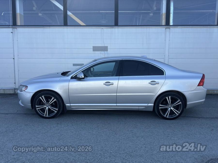 Grey Volvo S80 2006 in Tallinn, with an engine capacity of 2.40 L and mileage of 396 thousand km for 1999 €, photo 10 on AUTOMOTO.COM.LV