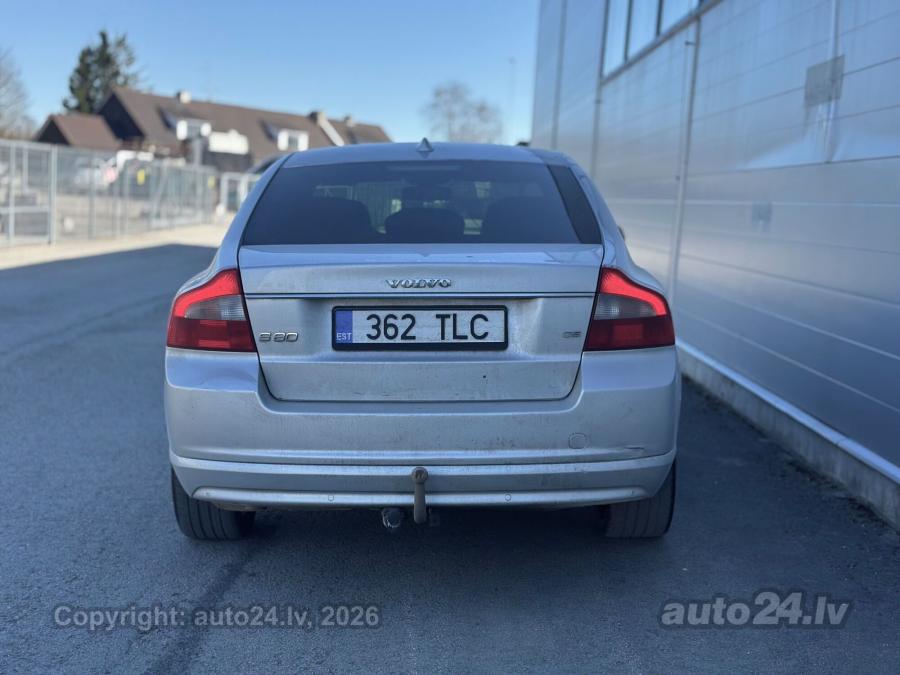 Grey Volvo S80 2006 in Tallinn, with an engine capacity of 2.40 L and mileage of 396 thousand km for 1999 €, photo 12 on AUTOMOTO.COM.LV