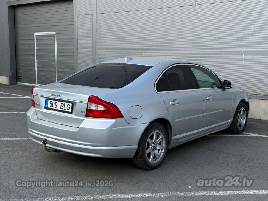 Pelēks Volvo S80 2006 Tartu, ar dzinēja tilpumu 2.40 L un nobraukumu 270 tūkst. km par 2200 €, foto 5 vietnē AUTOMOTO.COM.LV