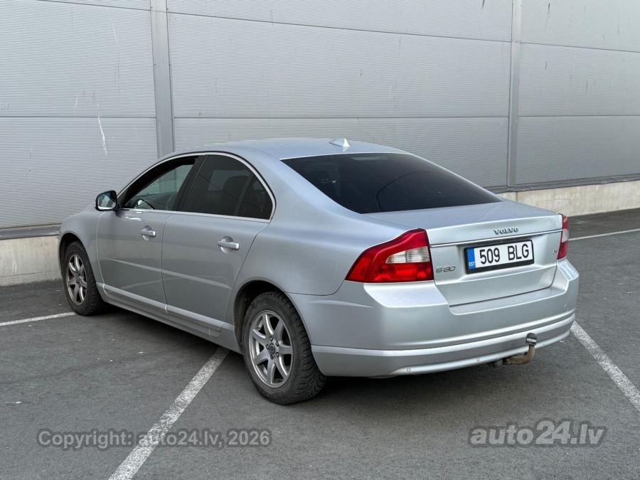 Pelēks Volvo S80 2006 Tartu, ar dzinēja tilpumu 2.40 L un nobraukumu 270 tūkst. km par 2200 €, foto 7 vietnē AUTOMOTO.COM.LV