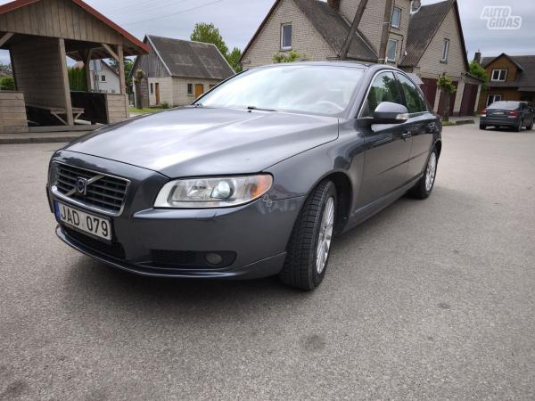 Pelēks Volvo S80 2006 Telšiai, ar dzinēja tilpumu 2.40 L un nobraukumu 333 tūkst. km par 3200 €, foto 2 vietnē AUTOMOTO.COM.LV