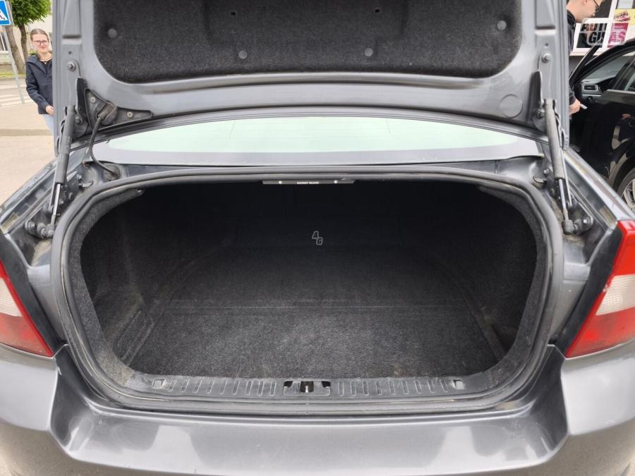 Pelēks Volvo S80 2006 Telšiai, ar dzinēja tilpumu 2.40 L un nobraukumu 333 tūkst. km par 3200 €, foto 10 vietnē AUTOMOTO.COM.LV