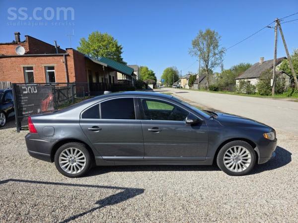 Grey Volvo S80 2006 in Ventspils, with an engine capacity of 2.40 L and mileage of 453 thousand km for 2350 €, photo 5 on AUTOMOTO.COM.LV