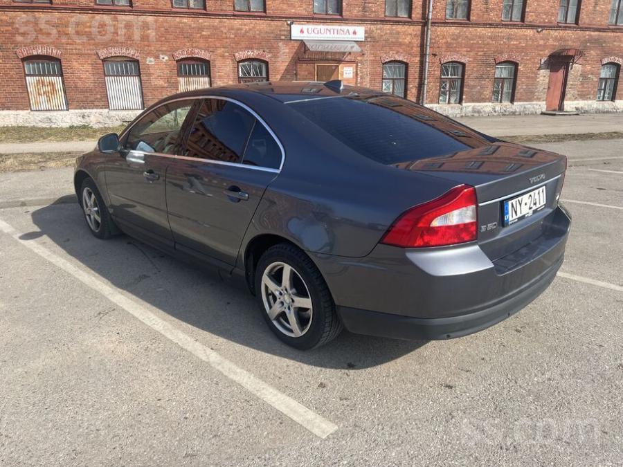 Pelēks Volvo S80 2006 Daugavpils, ar dzinēja tilpumu 2.50 L un nobraukumu 343 tūkst. km par 2250 €, foto 4 vietnē AUTOMOTO.COM.LV