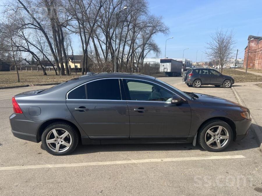 Pelēks Volvo S80 2006 Daugavpils, ar dzinēja tilpumu 2.50 L un nobraukumu 343 tūkst. km par 2250 €, foto 7 vietnē AUTOMOTO.COM.LV