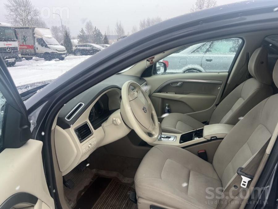 Pelēks Volvo S80 2006 Daugavpils, ar dzinēja tilpumu 2.50 L un nobraukumu 343 tūkst. km par 2250 €, foto 10 vietnē AUTOMOTO.COM.LV