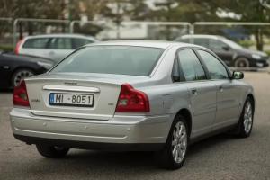Pelēks Volvo S80 2006 Liepāja, ar dzinēja tilpumu 2.40 L un nobraukumu 272 tūkst. km par 2750 €, foto 5 vietnē AUTOMOTO.COM.LV