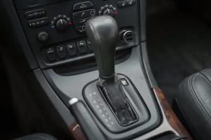 Pelēks Volvo S80 2006 Liepāja, ar dzinēja tilpumu 2.40 L un nobraukumu 272 tūkst. km par 2750 €, foto 18 vietnē AUTOMOTO.COM.LV