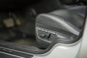Pelēks Volvo S80 2006 Liepāja, ar dzinēja tilpumu 2.40 L un nobraukumu 272 tūkst. km par 2750 €, foto 25 vietnē AUTOMOTO.COM.LV