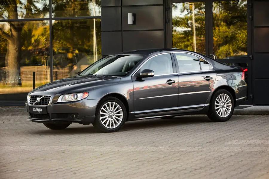 Grey Volvo S80 2006 in Jelgava, with an engine capacity of 2.50 L and mileage of 243 thousand km for 4890 €, photo 3 on AUTOMOTO.COM.LV