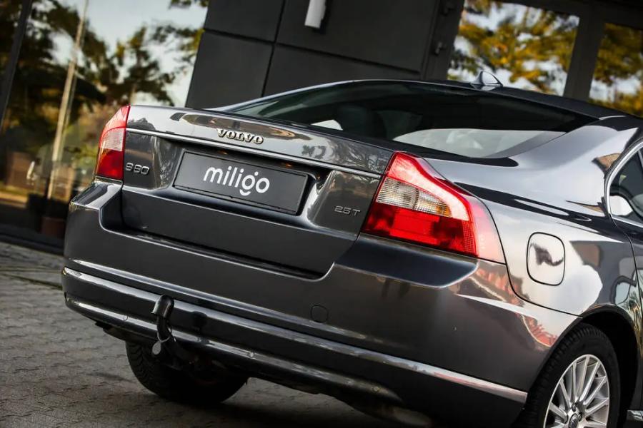 Grey Volvo S80 2006 in Jelgava, with an engine capacity of 2.50 L and mileage of 243 thousand km for 4890 €, photo 6 on AUTOMOTO.COM.LV