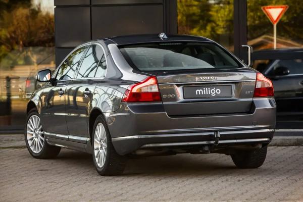 Pelēks Volvo S80 2006 Jelgava, ar dzinēja tilpumu 2.50 L un nobraukumu 243 tūkst. km par 4890 €, foto 8 vietnē AUTOMOTO.COM.LV