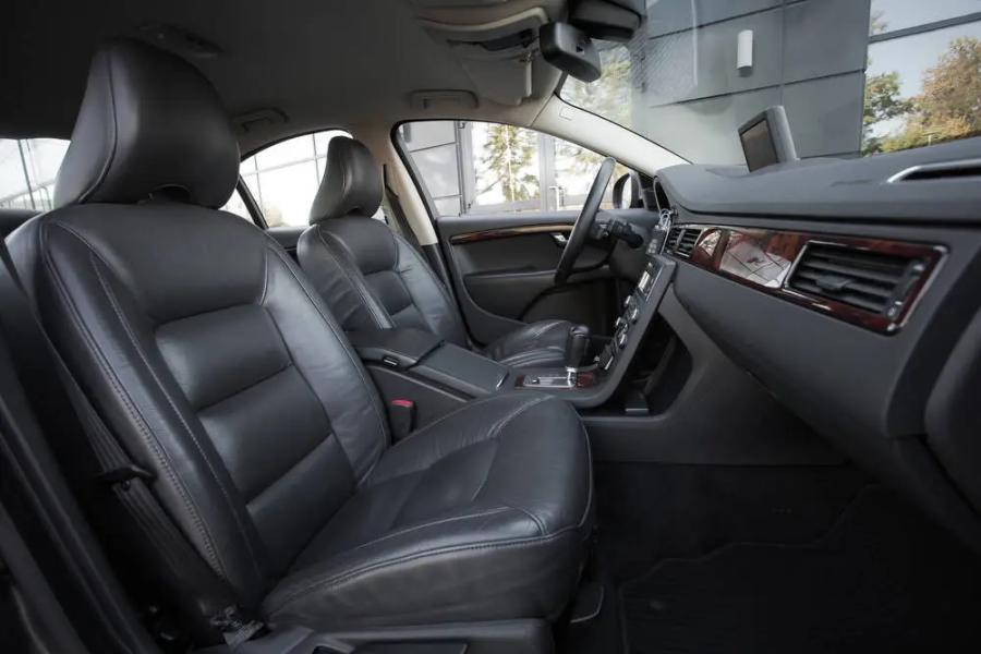 Grey Volvo S80 2006 in Jelgava, with an engine capacity of 2.50 L and mileage of 243 thousand km for 4890 €, photo 18 on AUTOMOTO.COM.LV