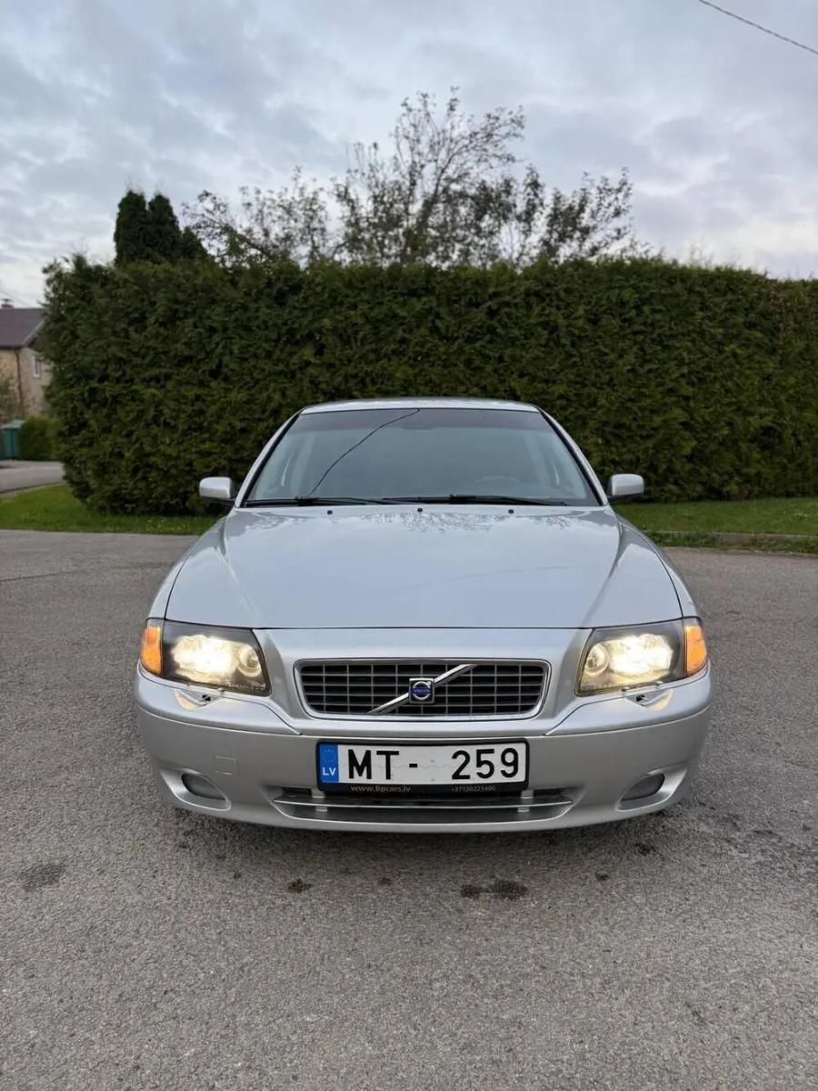 Pelēks Volvo S80 2006 Rīga, ar dzinēja tilpumu 2.40 L un nobraukumu 285 tūkst. km par 2400 €, foto 1 vietnē AUTOMOTO.COM.LV