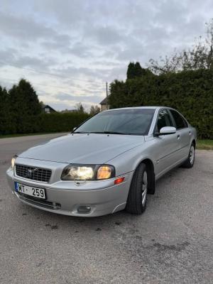 Pelēks Volvo S80 2006 Rīga, ar dzinēja tilpumu 2.40 L un nobraukumu 285 tūkst. km par 2400 €, foto 3 vietnē AUTOMOTO.COM.LV