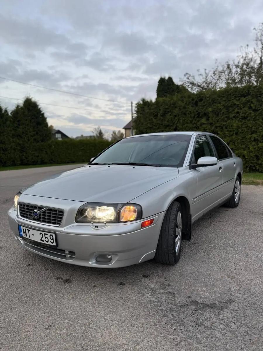 Pelēks Volvo S80 2006 Rīga, ar dzinēja tilpumu 2.40 L un nobraukumu 285 tūkst. km par 2400 €, foto 3 vietnē AUTOMOTO.COM.LV