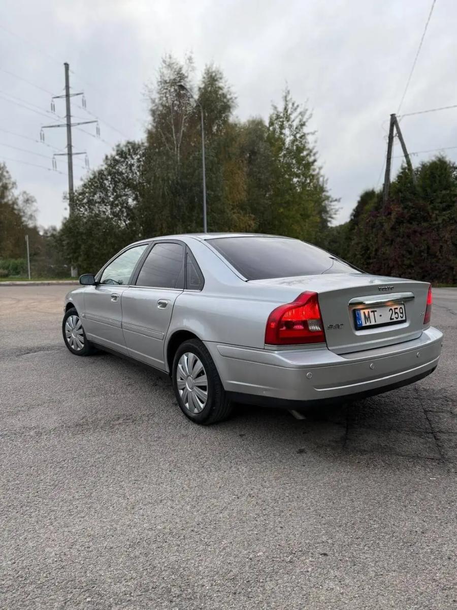 Pelēks Volvo S80 2006 Rīga, ar dzinēja tilpumu 2.40 L un nobraukumu 285 tūkst. km par 2400 €, foto 7 vietnē AUTOMOTO.COM.LV