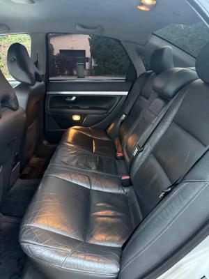 Pelēks Volvo S80 2006 Rīga, ar dzinēja tilpumu 2.40 L un nobraukumu 285 tūkst. km par 2400 €, foto 13 vietnē AUTOMOTO.COM.LV