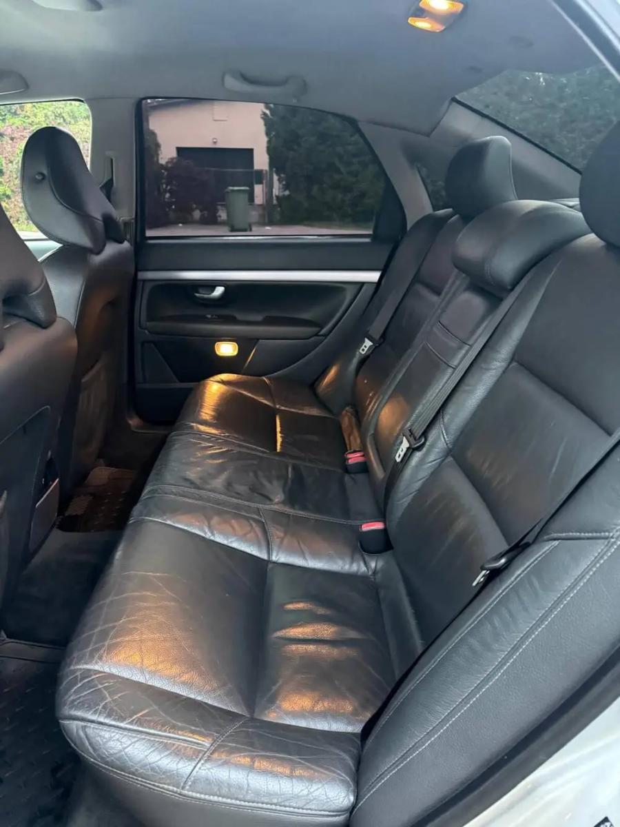Pelēks Volvo S80 2006 Rīga, ar dzinēja tilpumu 2.40 L un nobraukumu 285 tūkst. km par 2400 €, foto 13 vietnē AUTOMOTO.COM.LV