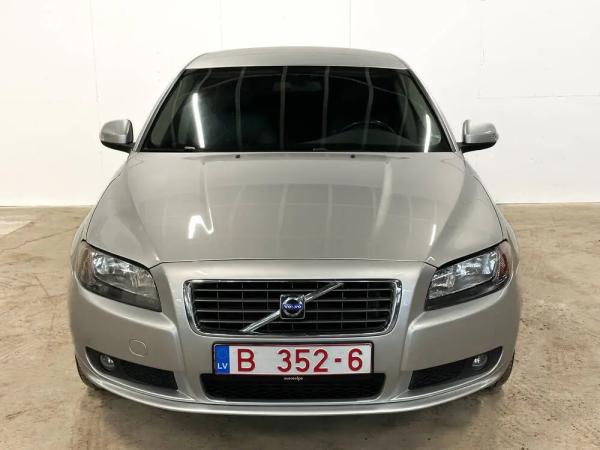 Grey Volvo S80 2006 in Jurmala, with an engine capacity of 2.40 L and mileage of 334 thousand km for 4995 €, photo 3 on AUTOMOTO.COM.LV
