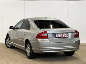 Grey Volvo S80 2006 in Jurmala, with an engine capacity of 2.40 L and mileage of 334 thousand km for 4995 €, photo 8 on AUTOMOTO.COM.LV