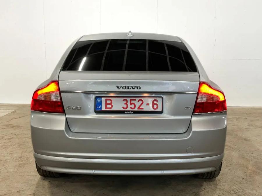 Grey Volvo S80 2006 in Jurmala, with an engine capacity of 2.40 L and mileage of 334 thousand km for 4995 €, photo 10 on AUTOMOTO.COM.LV
