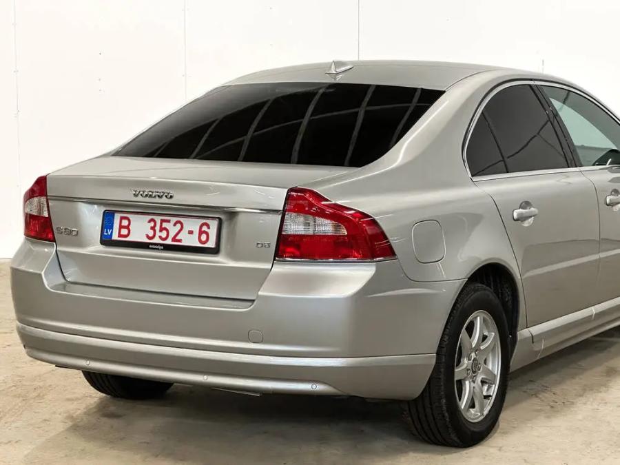 Grey Volvo S80 2006 in Jurmala, with an engine capacity of 2.40 L and mileage of 334 thousand km for 4995 €, photo 13 on AUTOMOTO.COM.LV