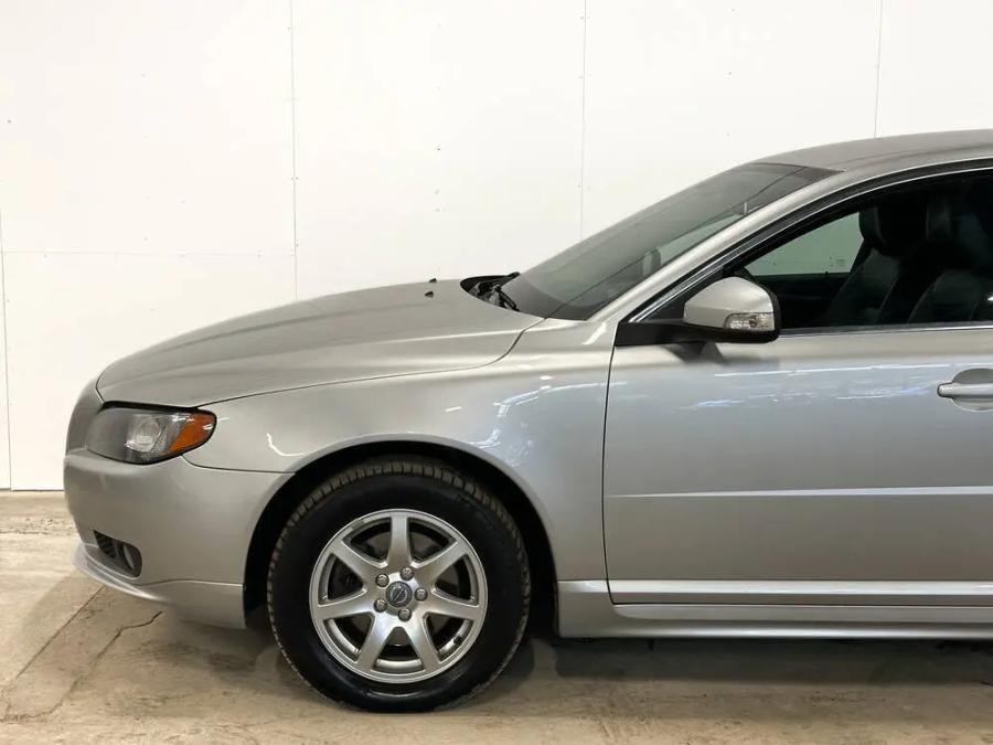 Grey Volvo S80 2006 in Jurmala, with an engine capacity of 2.40 L and mileage of 334 thousand km for 4995 €, photo 15 on AUTOMOTO.COM.LV