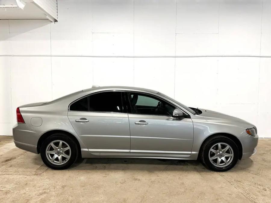 Grey Volvo S80 2006 in Jurmala, with an engine capacity of 2.40 L and mileage of 334 thousand km for 4995 €, photo 17 on AUTOMOTO.COM.LV