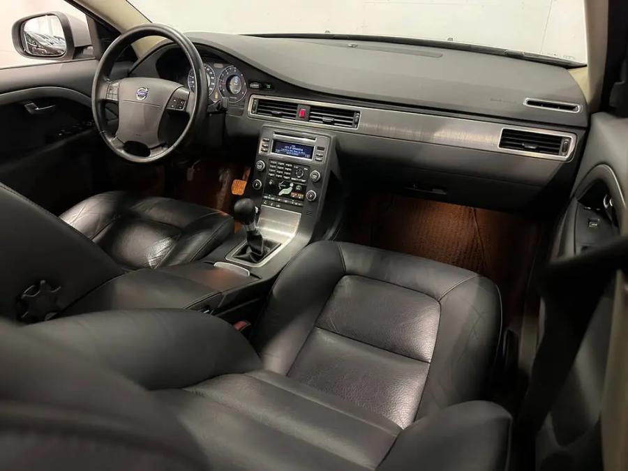 Grey Volvo S80 2006 in Jurmala, with an engine capacity of 2.40 L and mileage of 334 thousand km for 4995 €, photo 24 on AUTOMOTO.COM.LV