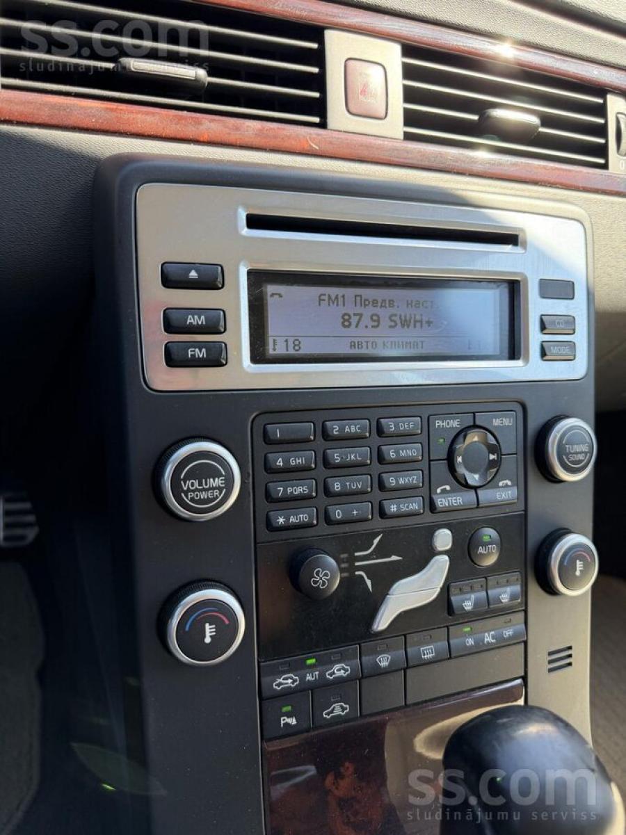 Pelēks Volvo S80 2006 Ventspils, ar dzinēja tilpumu 2.40 L un nobraukumu 257 tūkst. km par 3300 €, foto 18 vietnē AUTOMOTO.COM.LV