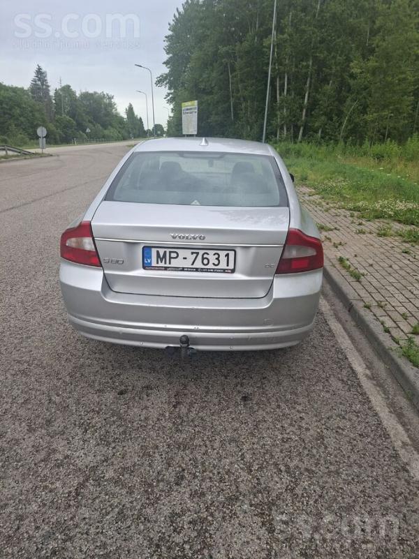 Grey Volvo S80 2006 in Valka, with an engine capacity of 2.40 L and mileage of 372 thousand km for 3500 €, photo 3 on AUTOMOTO.COM.LV
